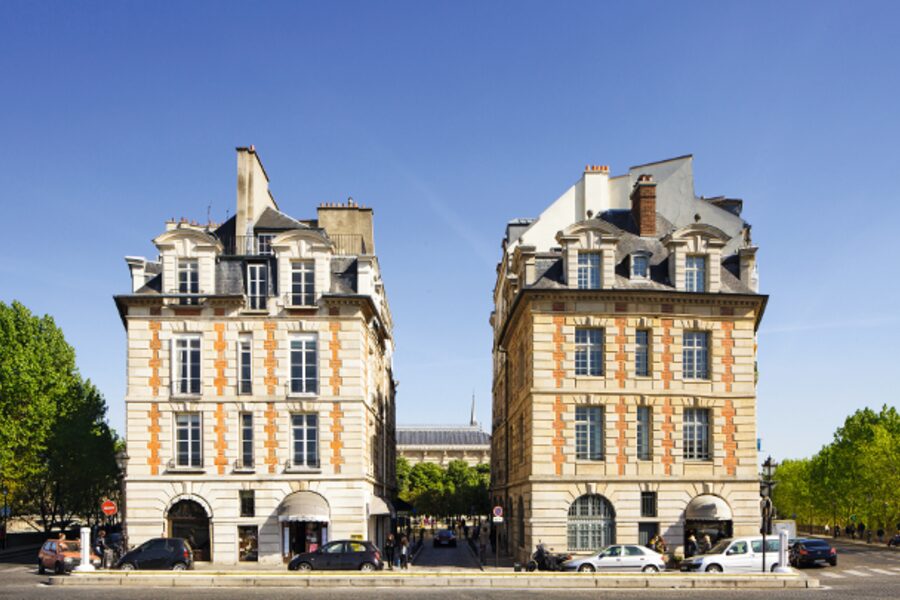 Installation : la Caverne du Pont Neuf par JR - Hommage Christo - Paris ...