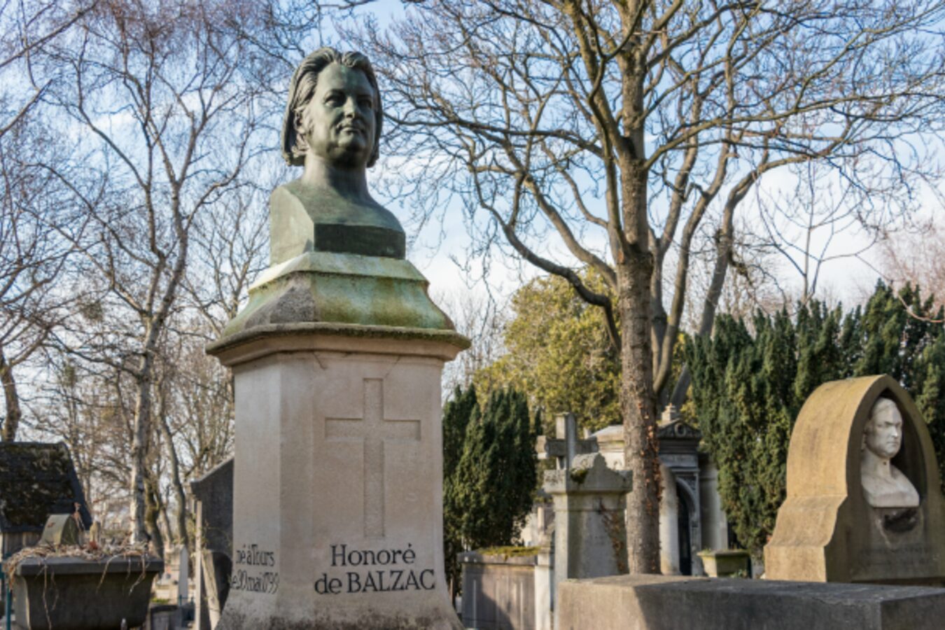 An unusual stroll through the Père-Lachaise cemetery • Paris je t'aime ...
