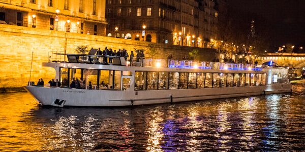 Chez Francette in Paris, restaurant on a boat moored at the foot of the ...